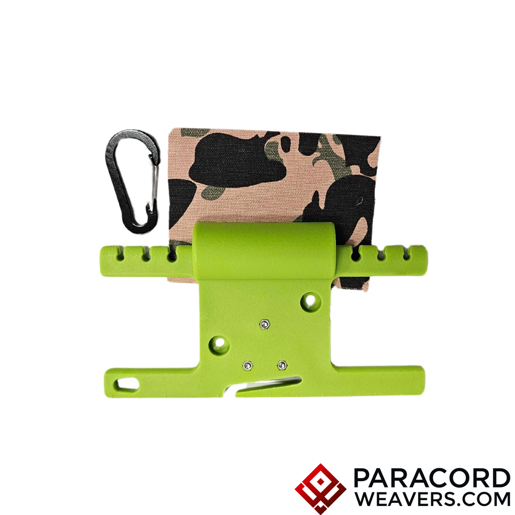 PLASTIC PARACORD WINDER - GREEN – Paracord Weavers